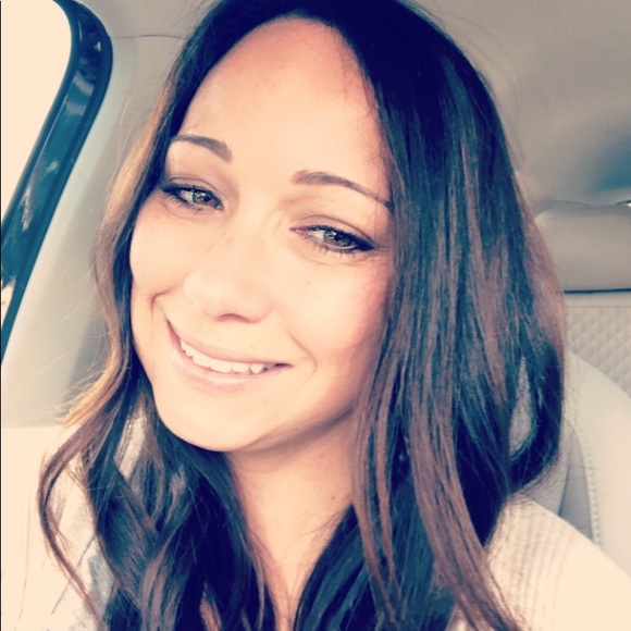 Amanda's Closet (@amanda_burgan) | Poshmark